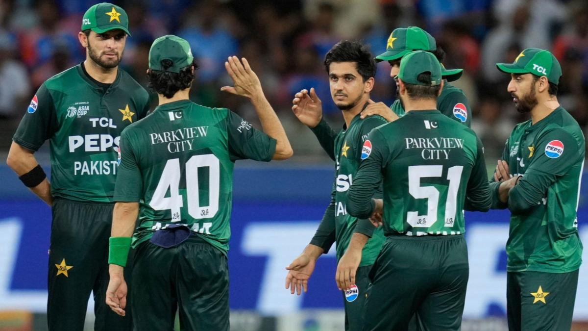 Pakistan sets up Asia Cup Super 4 clash against India, crushes UAE by ...