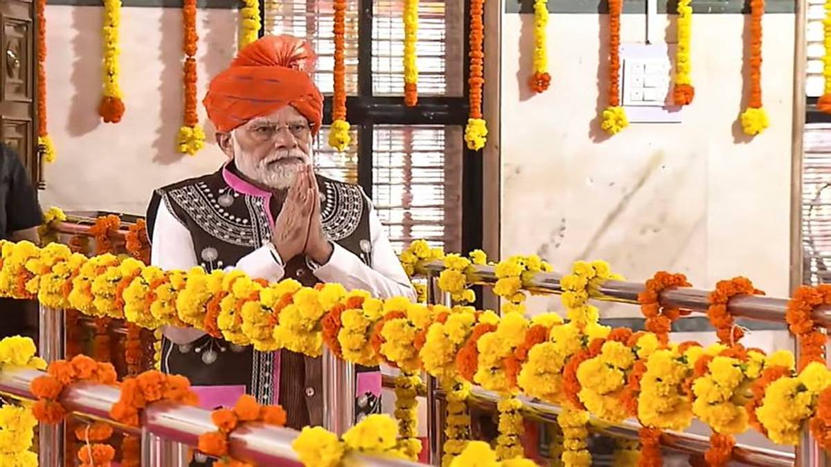 PM Modi Mumbai–Ahmedabad Bullet Train Inspection Birsa Munda Tributes ...