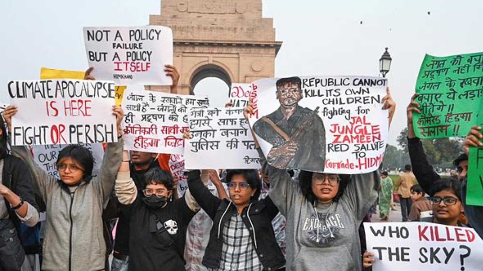 ‘First time they used chilli spray’: 22 arrested after India Gate ...