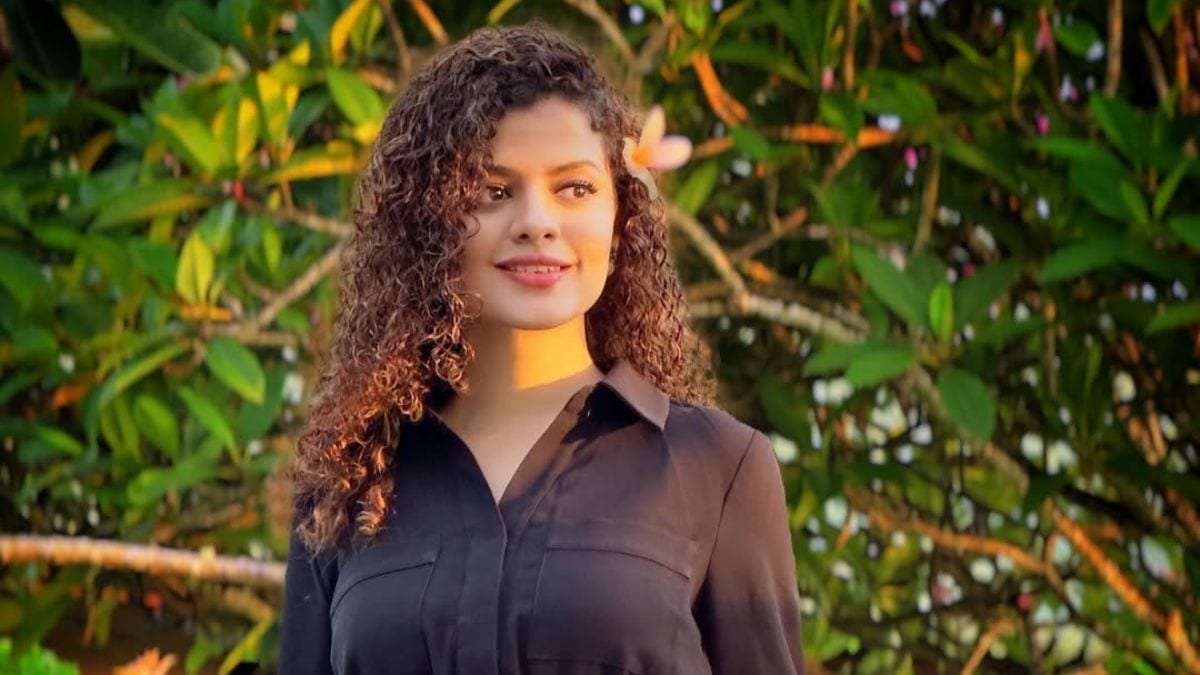Singer Palak Muchhal enters Guinness Book of Records, uses her gift of ...