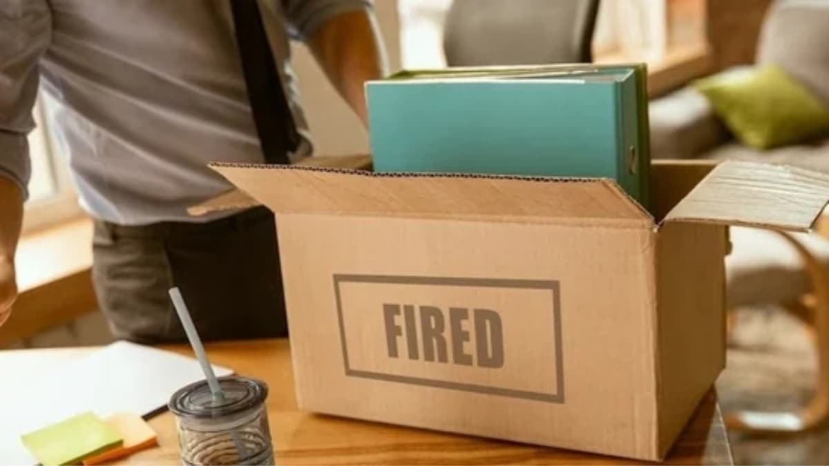 'Even top performers get cut': Former HR shares layoff warning signs ...