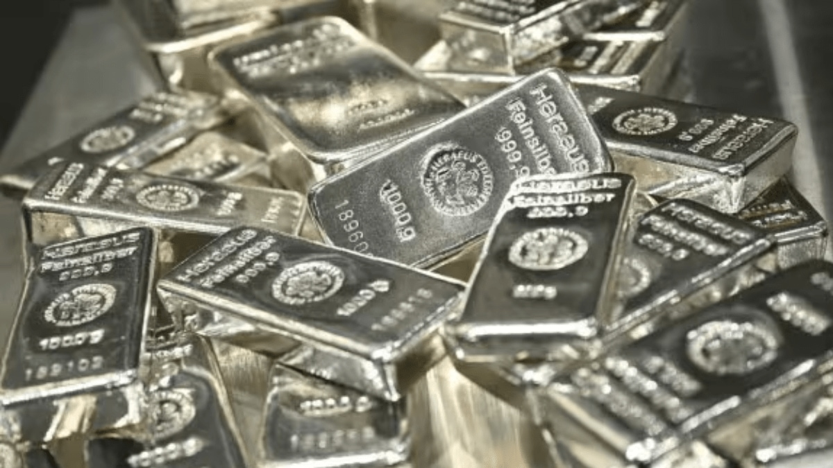 4 reasons why silver is soaring: Surges 4% to record highs on MCX ...