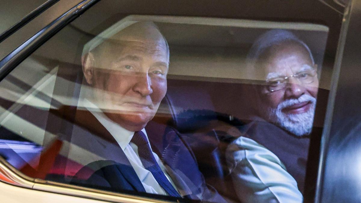 Modi, Putin vow to deepen trade and energy ties - India News | The ...