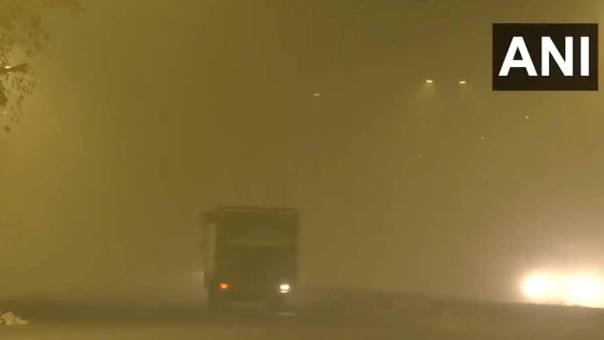 Delhi Fog Update | IMD Fog Alert in Delhi: Residents wake up to dense ...