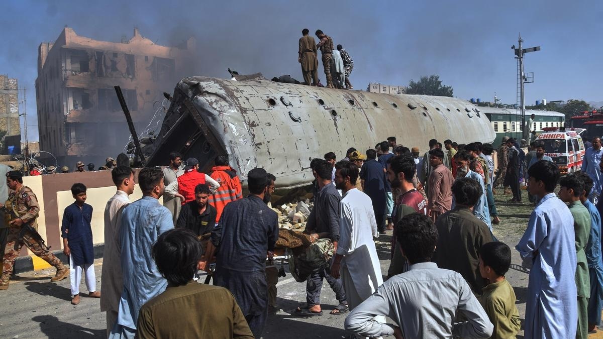 Pakistan bomb blast: Over 20 killed, several injured as powerful ...