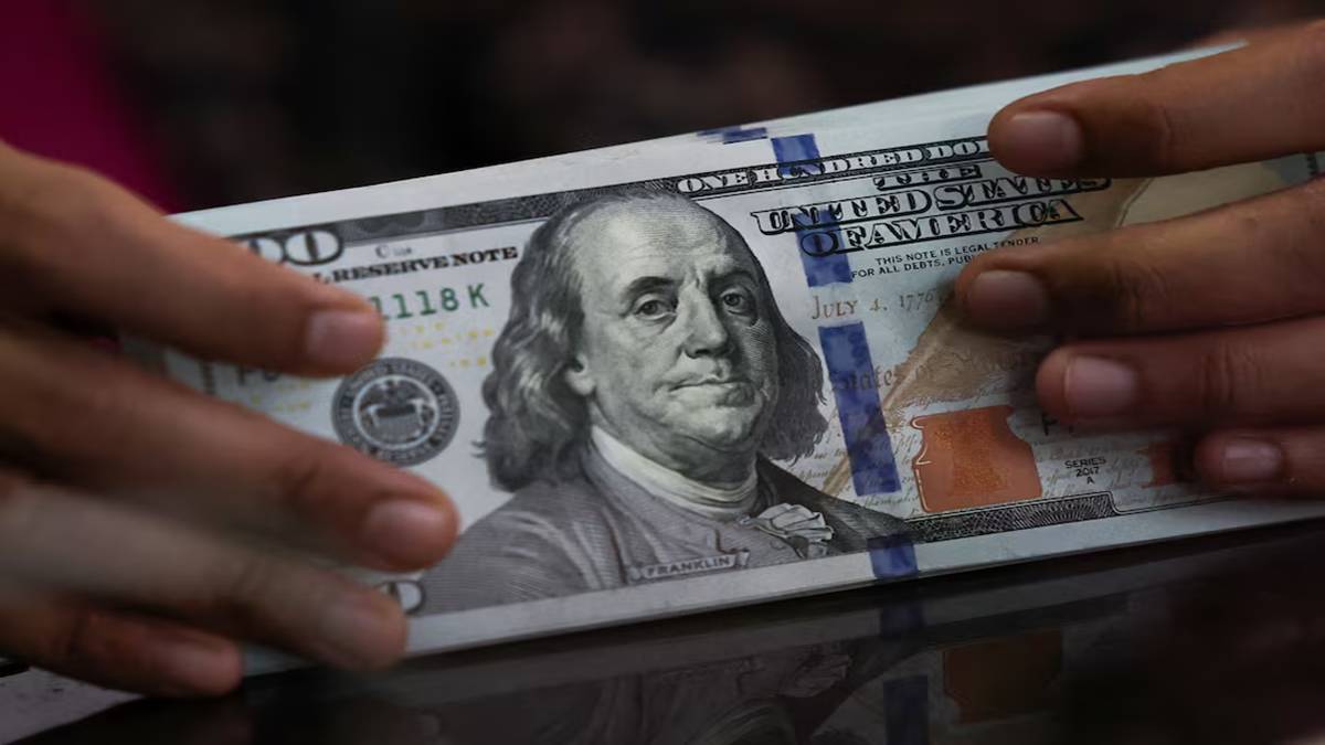 SBI, Bank of Baroda and ICICI Bank revise FCNR(B) interest rates; Yes ...